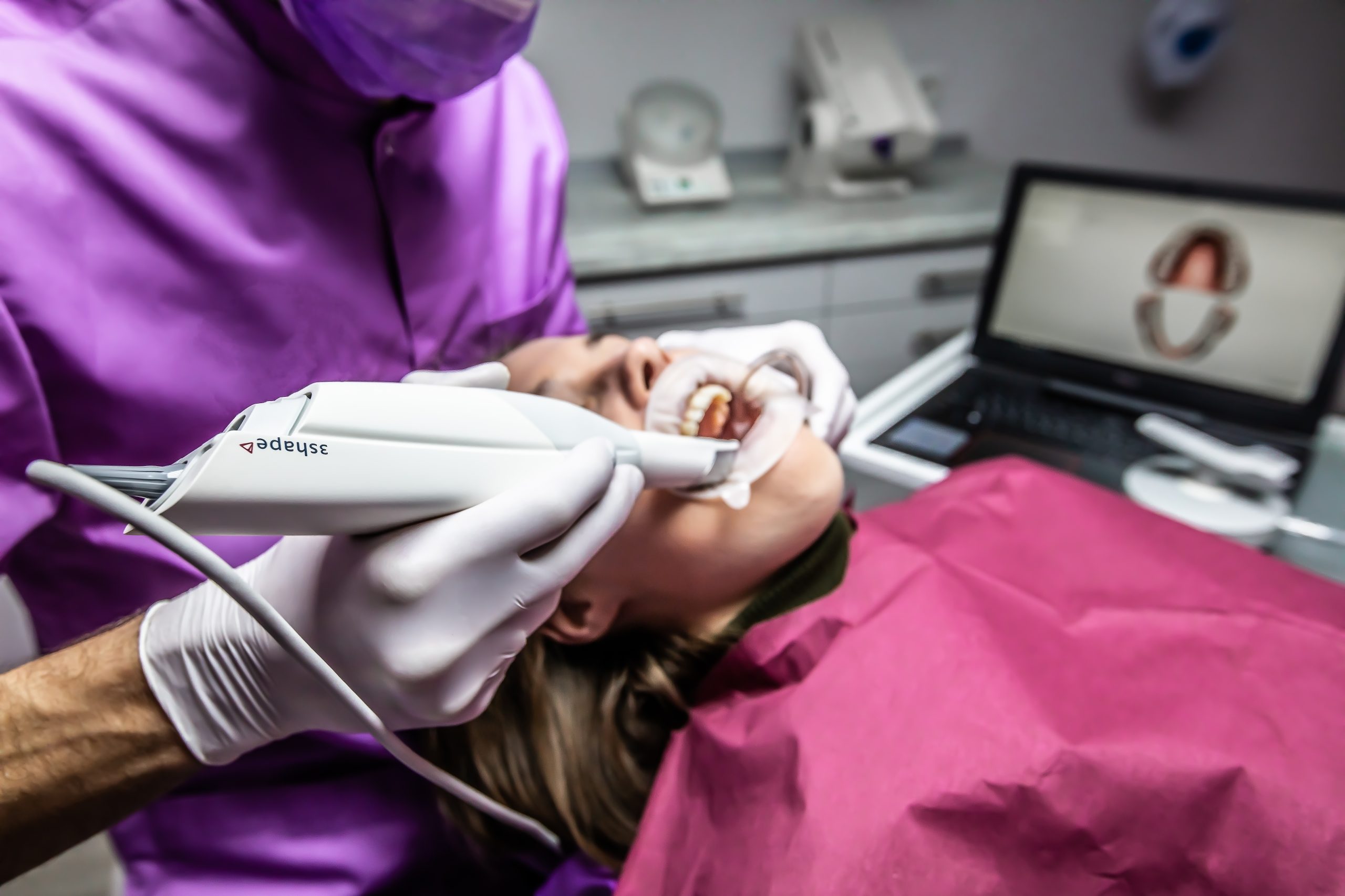 Interview de Julien WIlm, chirurgien-dentiste : Le scanner intra-oral